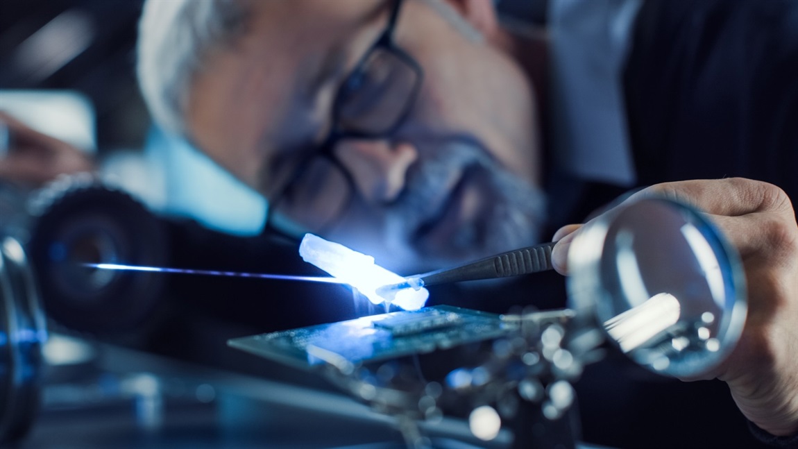 Exploring Optical Materials: Types, Properties, and Uses